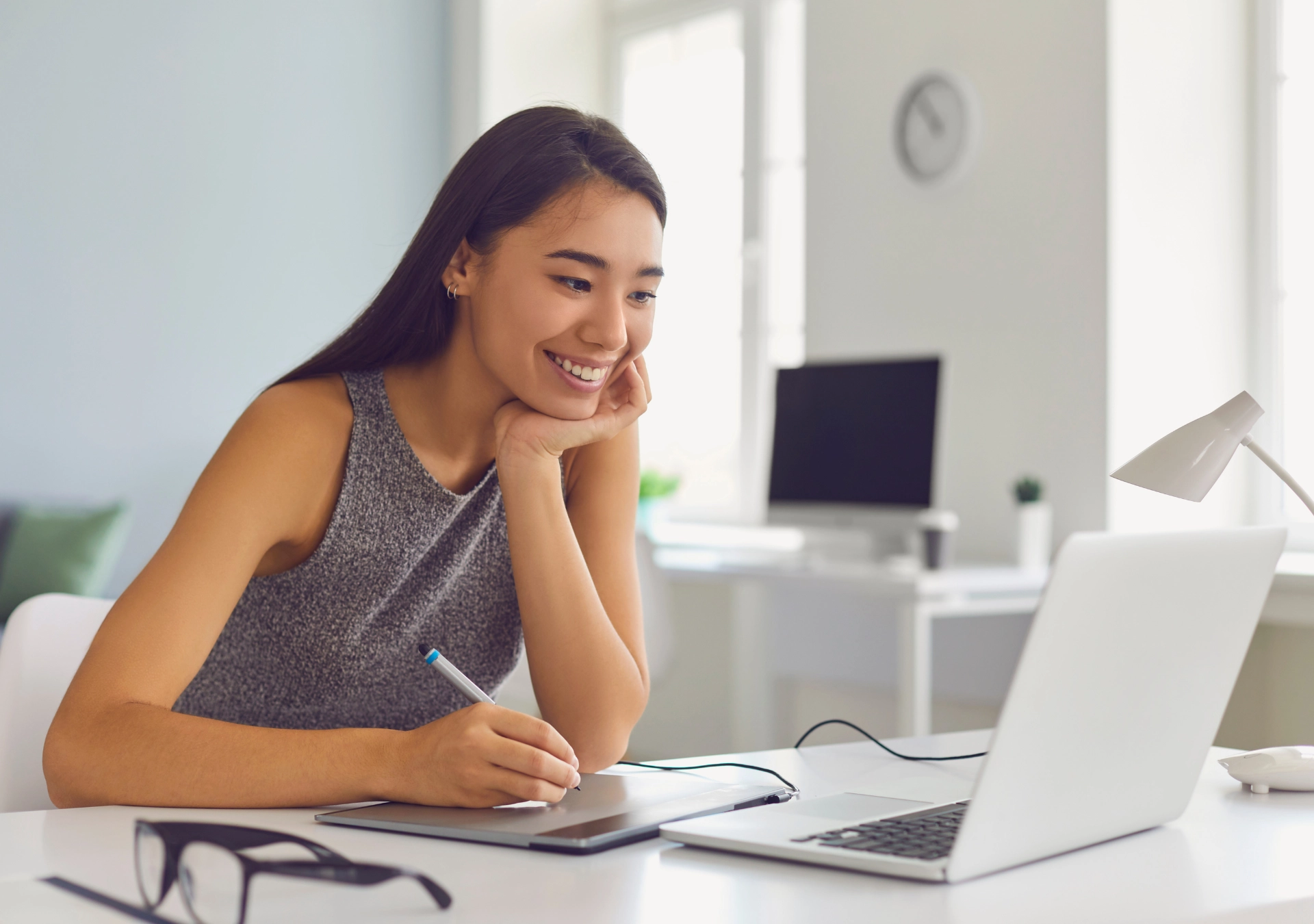 The Pros and Cons of Using Canva for Design Projects - Novu Creative